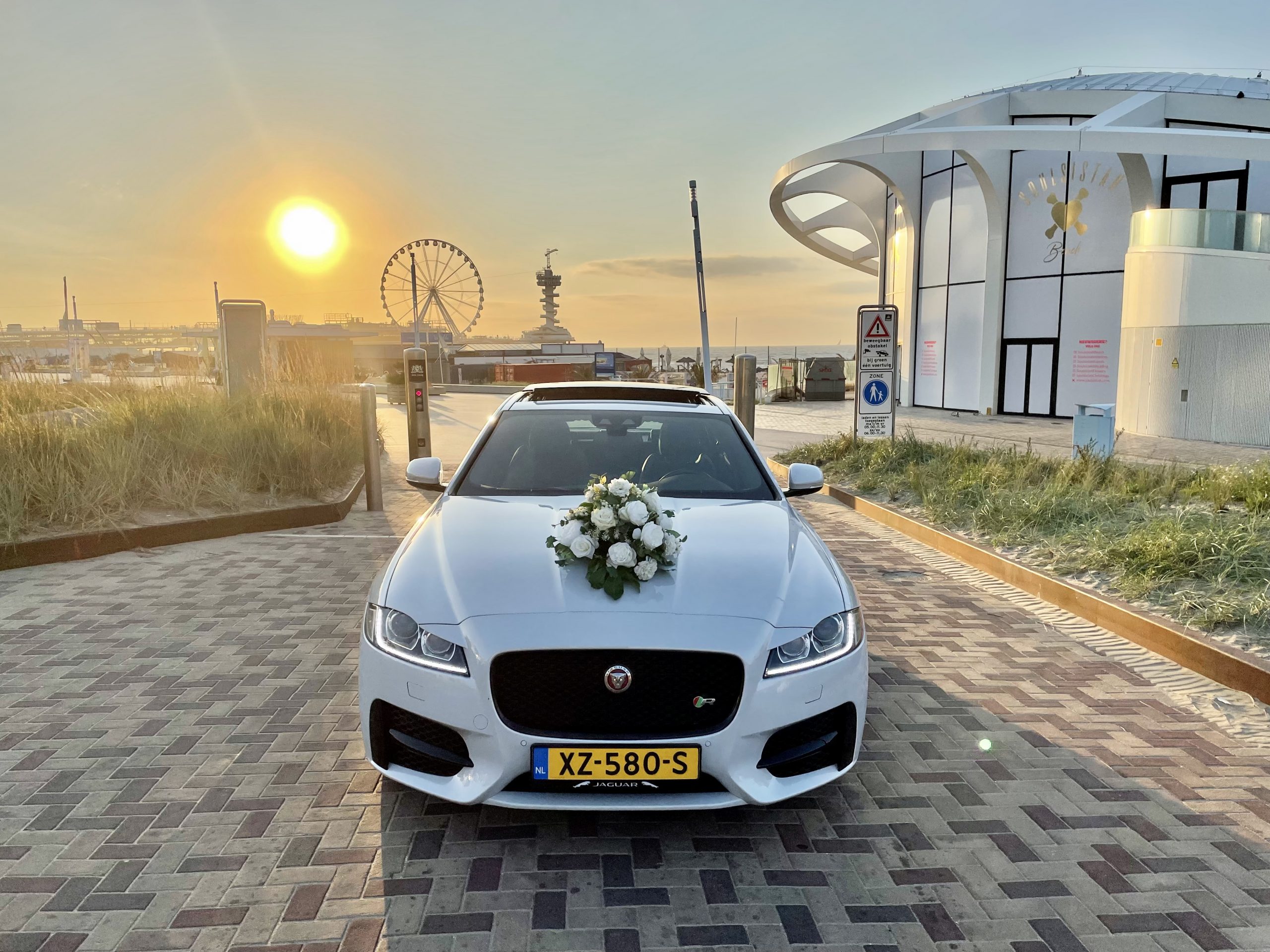 Foto's Porsche Panamera, Jaguar XF-R, Chrysler 300C trouwauto