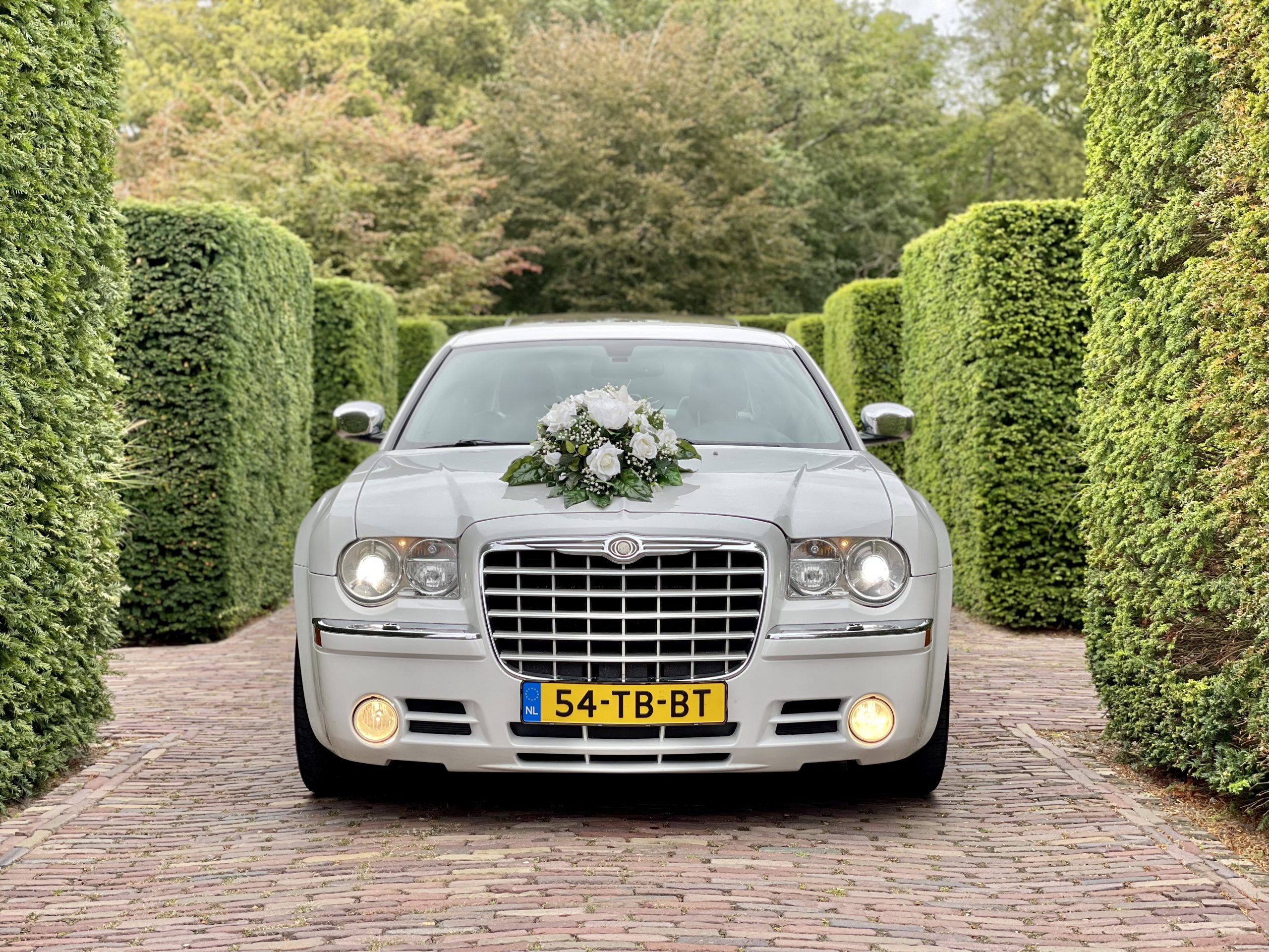 Foto's Porsche Panamera, Jaguar XF-R, Chrysler 300C trouwauto