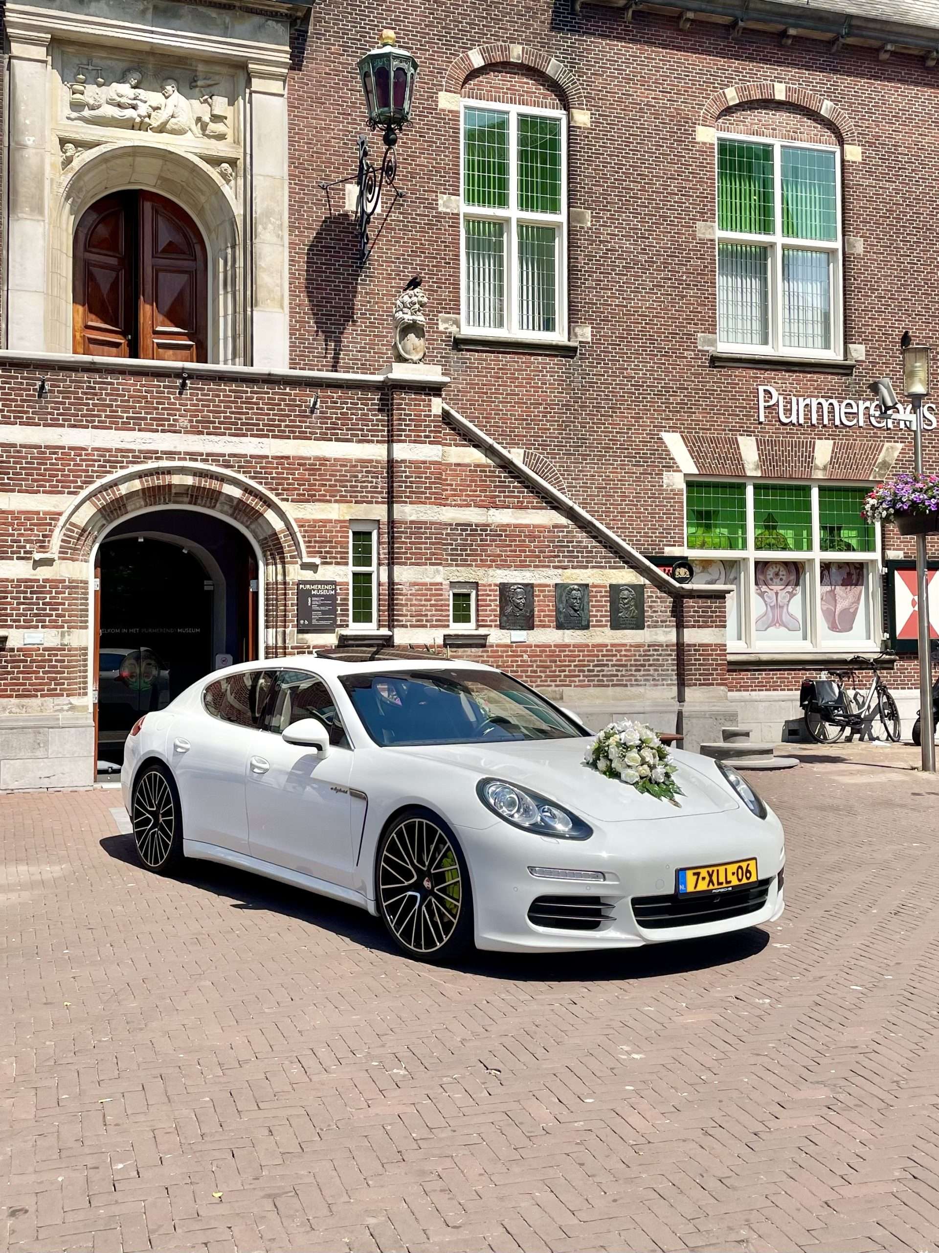 Porsche trouwauto huren in heel NL. Panamera bruiloft auto